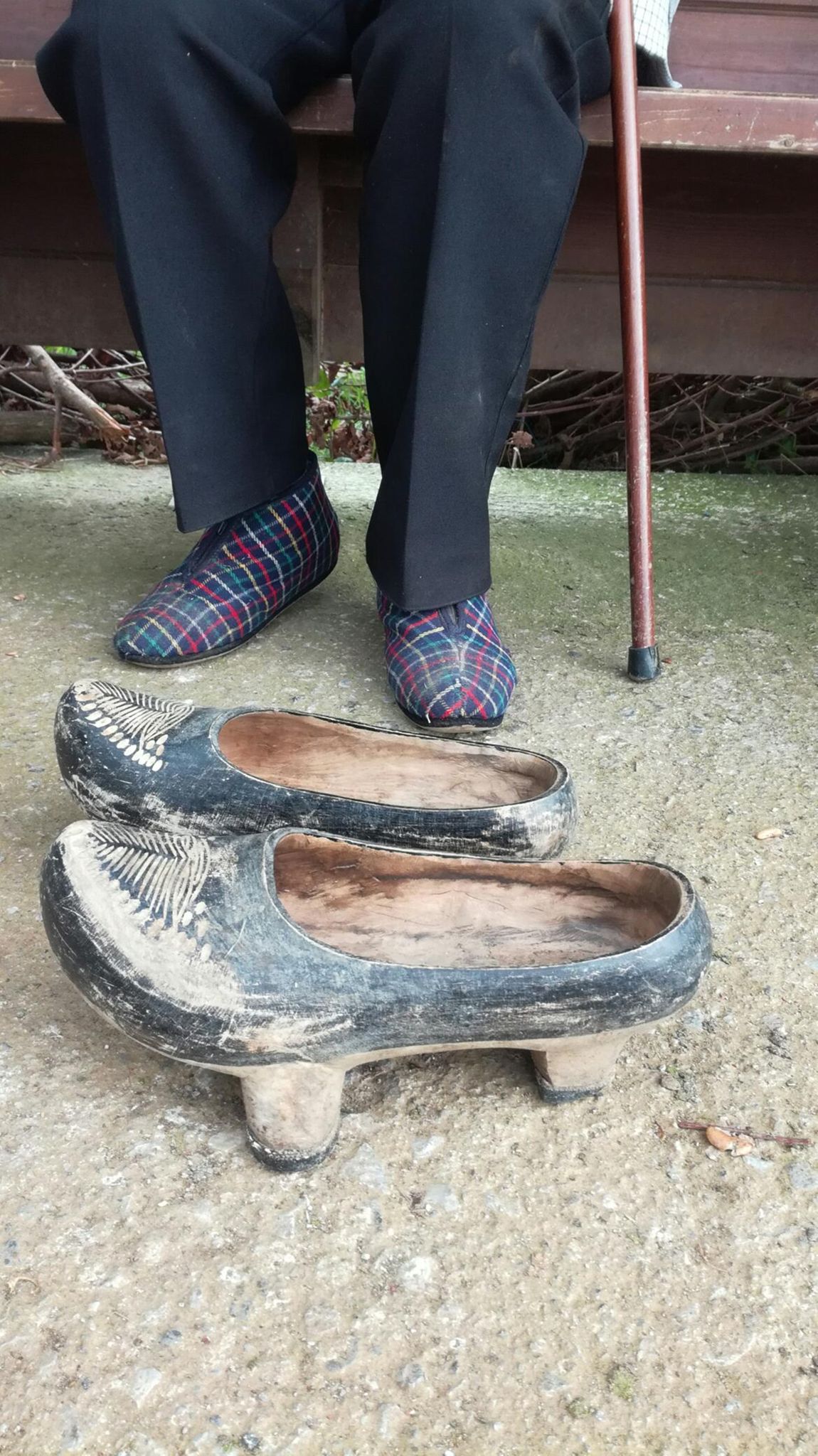 camino-primitivo-wooden-slippers – The Utterly Brilliant Timmy Mallett